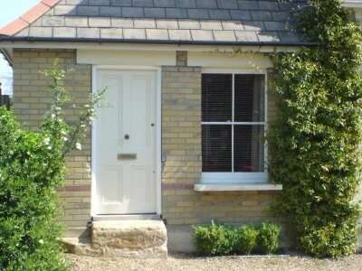 8 Cottages In London For Best Of Hospitality & Comfort