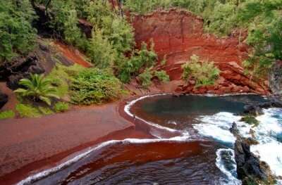 8 Red Sand Beaches Around The World For Your Next Beach Trip