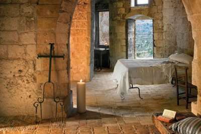 12 Amazing Cave Houses In the World For A Nomadic Staycation