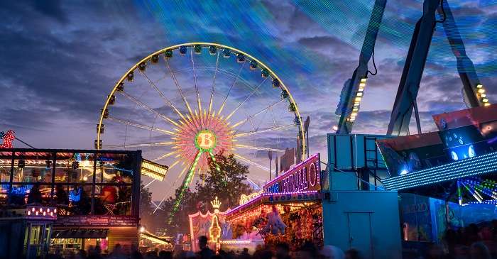 Best Amusement Parks In England For Thrill-Seekers