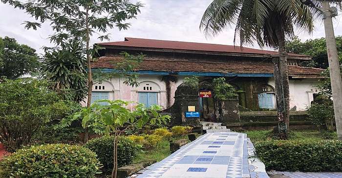 Crow Island Beach Is A Perfect Combination Of Serenity & Ambiance