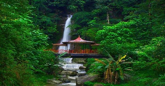Banjhakri Falls Is Sikkim's Natural Beauty You Can Visit In 2025
