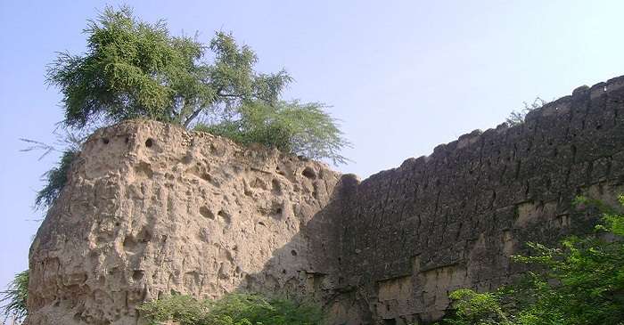 Gadwal Fort Is An Ancient Spot In Telangana To Explore In 2026