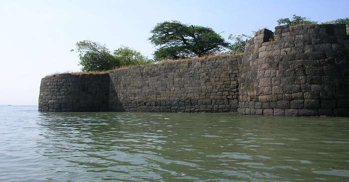 Kolaba Fort Alibaug: Travel Guide, History, Entry Fee & Timings